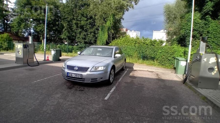 Pelēks Volkswagen Phaeton 2004 Rīga, ar dzinēja tilpumu 3.00 L un nobraukumu 311 tūkst. km par 2765 €, foto 1 vietnē AUTOMOTO.COM.LV