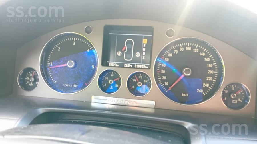Pelēks Volkswagen Phaeton 2004 Rīga, ar dzinēja tilpumu 3.00 L un nobraukumu 311 tūkst. km par 2765 €, foto 11 vietnē AUTOMOTO.COM.LV
