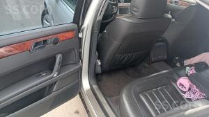 Pelēks Volkswagen Phaeton 2004 Rīga, ar dzinēja tilpumu 3.00 L un nobraukumu 311 tūkst. km par 2550 €, foto 10 vietnē AUTOMOTO.COM.LV