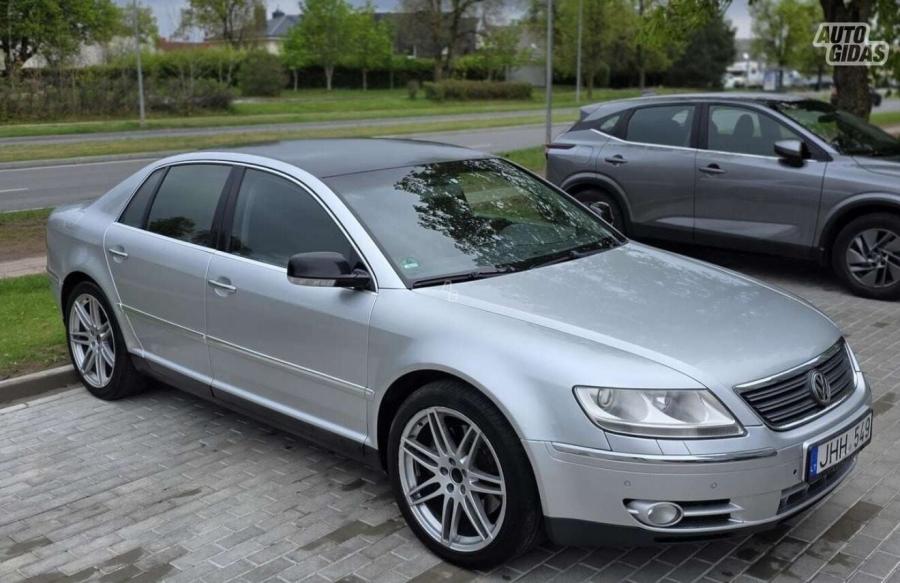 Grey Volkswagen Phaeton 2007 in Vilnius, with an engine capacity of 3.00 L and mileage of 285 thousand km for 1900 €, photo 4 on AUTOMOTO.COM.LV