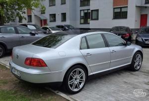 Grey Volkswagen Phaeton 2007 in Vilnius, with an engine capacity of 3.00 L and mileage of 285 thousand km for 1900 €, photo 5 on AUTOMOTO.COM.LV