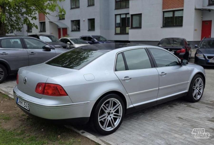 Grey Volkswagen Phaeton 2007 in Vilnius, with an engine capacity of 3.00 L and mileage of 285 thousand km for 1900 €, photo 5 on AUTOMOTO.COM.LV