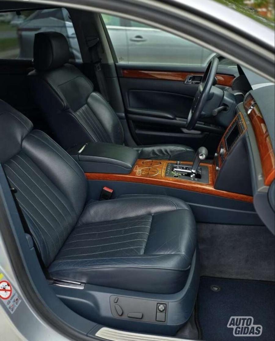 Grey Volkswagen Phaeton 2007 in Vilnius, with an engine capacity of 3.00 L and mileage of 285 thousand km for 1900 €, photo 9 on AUTOMOTO.COM.LV