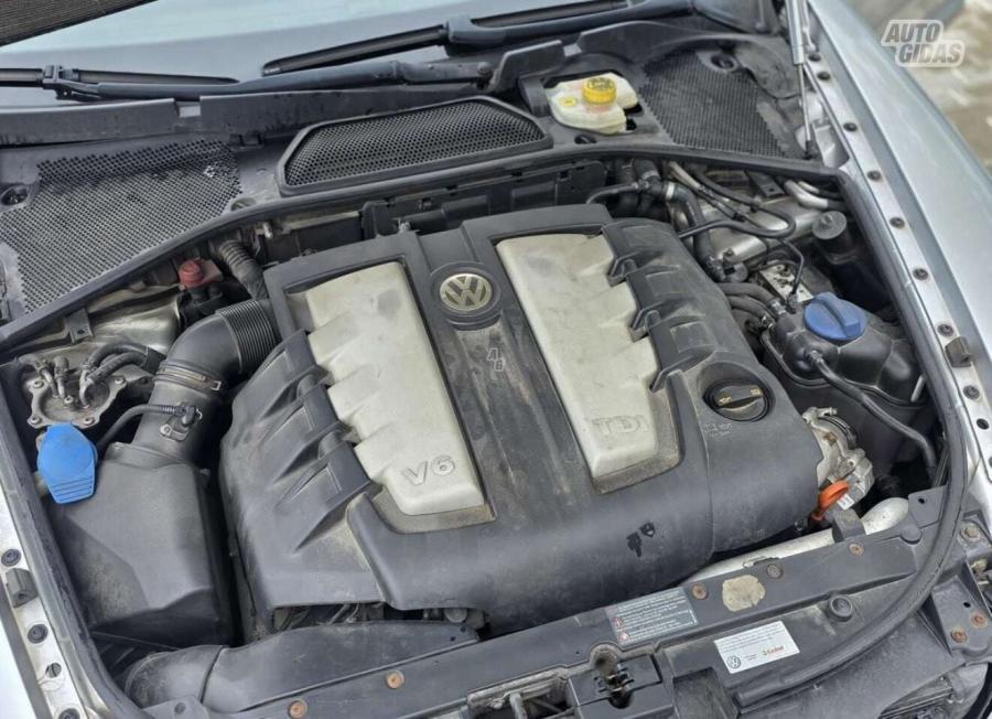 Grey Volkswagen Phaeton 2007 in Vilnius, with an engine capacity of 3.00 L and mileage of 285 thousand km for 1900 €, photo 14 on AUTOMOTO.COM.LV