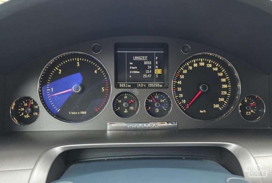 Grey Volkswagen Phaeton 2007 in Vilnius, with an engine capacity of 3.00 L and mileage of 285 thousand km for 1900 €, photo 15 on AUTOMOTO.COM.LV