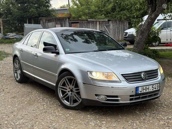 Pelēks Volkswagen Phaeton 2007 Viļņa, ar dzinēja tilpumu 2.97 L un nobraukumu 288 tūkst. km par 1950 €, foto 1 vietnē AUTOMOTO.COM.LV