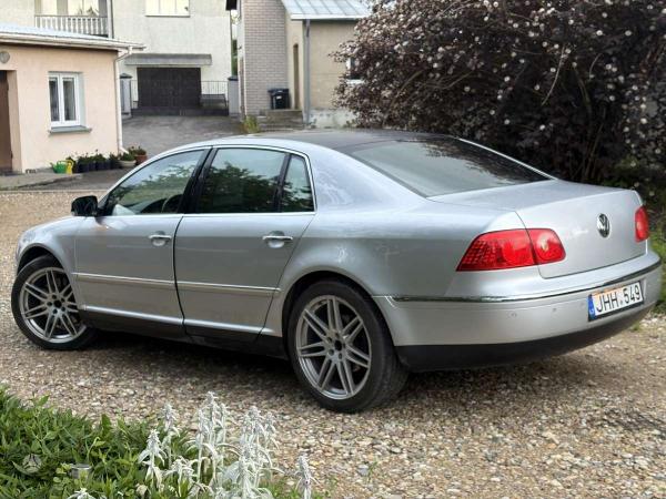 Pelēks Volkswagen Phaeton 2007 Viļņa, ar dzinēja tilpumu 2.97 L un nobraukumu 288 tūkst. km par 1950 €, foto 3 vietnē AUTOMOTO.COM.LV
