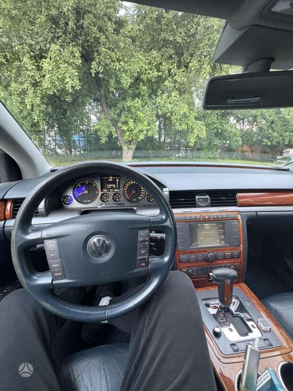 Pelēks Volkswagen Phaeton 2007 Viļņa, ar dzinēja tilpumu 2.97 L un nobraukumu 288 tūkst. km par 1950 €, foto 4 vietnē AUTOMOTO.COM.LV
