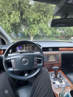 Grey Volkswagen Phaeton 2007 in Vilnius, with an engine capacity of 2.97 L and mileage of 288 thousand km for 1950 €, photo 4 on AUTOMOTO.COM.LV