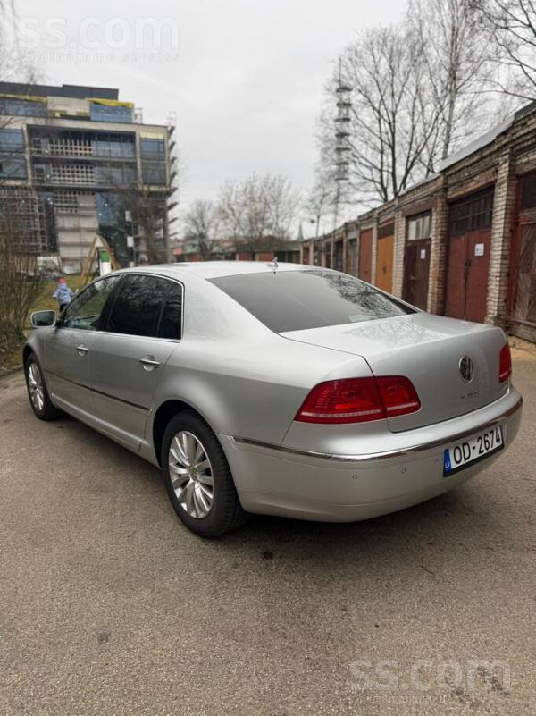 Pelēks Volkswagen Phaeton 2010 Rīga, ar dzinēja tilpumu 3.00 L un nobraukumu 286 tūkst. km par 6400 €, foto 2 vietnē AUTOMOTO.COM.LV