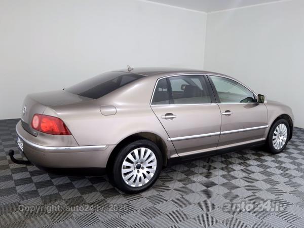 Pelēks Volkswagen Phaeton 2010 Tallina, ar dzinēja tilpumu 3.00 L un nobraukumu 311 tūkst. km par 2999 €, foto 4 vietnē AUTOMOTO.COM.LV