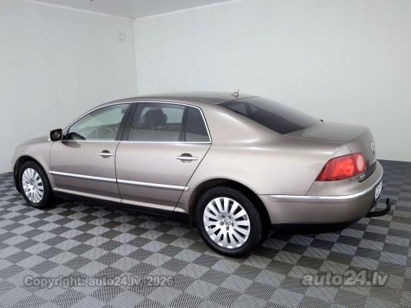 Pelēks Volkswagen Phaeton 2010 Tallina, ar dzinēja tilpumu 3.00 L un nobraukumu 311 tūkst. km par 2999 €, foto 5 vietnē AUTOMOTO.COM.LV