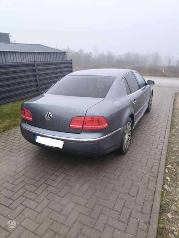 Grey Volkswagen Phaeton 2011 in Vilnius, with an engine capacity of 2.97 L and mileage of 206 thousand km for 5800 €, photo 4 on AUTOMOTO.COM.LV