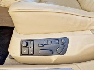Grey Volkswagen Phaeton 2011 in Riga, with an engine capacity of 3.00 L and mileage of 174 thousand km for 10750 €, photo 12 on AUTOMOTO.COM.LV