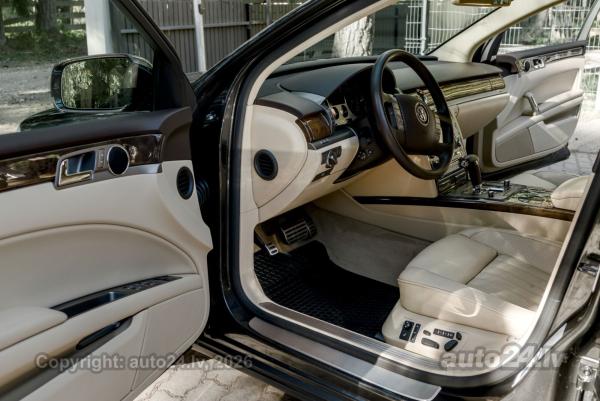 Pelēks Volkswagen Phaeton 2013 Tallina, ar dzinēja tilpumu 3.00 L un nobraukumu 256 tūkst. km par 7500 €, foto 8 vietnē AUTOMOTO.COM.LV