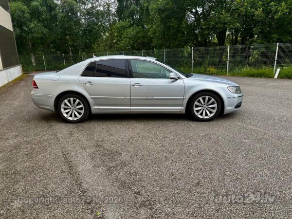 Grey Volkswagen Phaeton 2014 in Tallinn, with an engine capacity of 3.00 L and mileage of 145 thousand km for 12900 €, photo 4 on AUTOMOTO.COM.LV