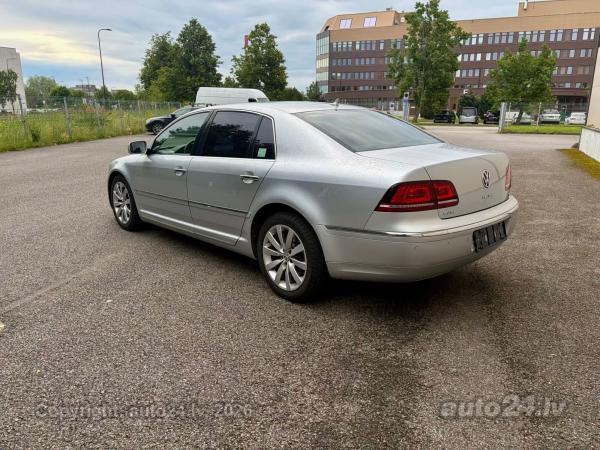 Grey Volkswagen Phaeton 2014 in Tallinn, with an engine capacity of 3.00 L and mileage of 145 thousand km for 12900 €, photo 5 on AUTOMOTO.COM.LV