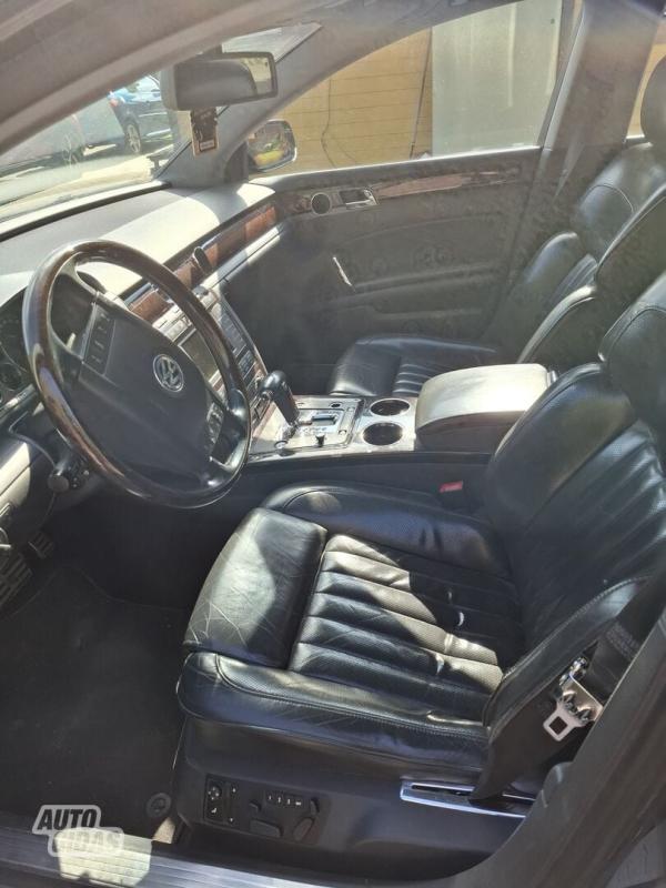 Volkswagen Phaeton 2005 in Palanga, with an engine capacity of 3.00 L and mileage of 304 thousand km for 2000 €, photo 1 on AUTOMOTO.COM.LV