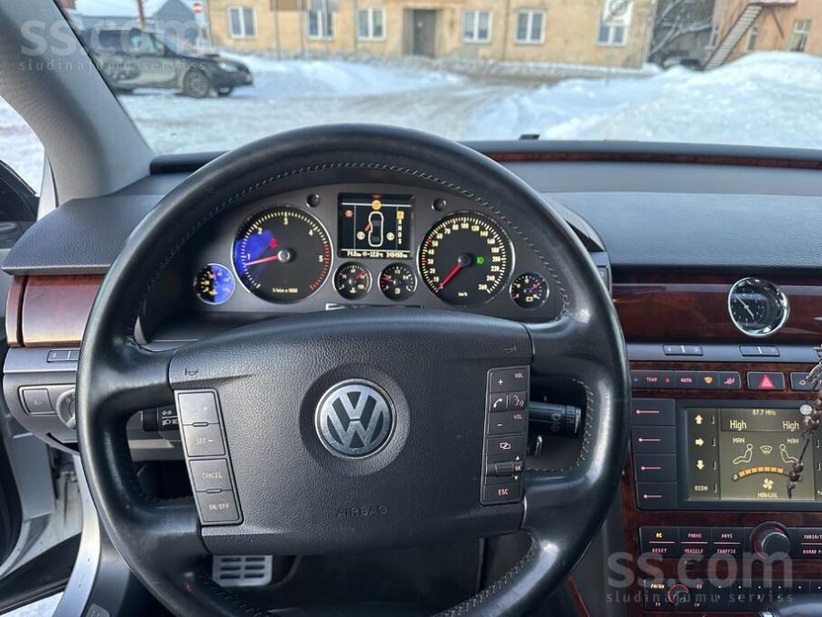 Volkswagen Phaeton 2005 in Rezekne, with an engine capacity of 3.00 L and mileage of 346 thousand km for 3750 €, photo 18 on AUTOMOTO.COM.LV