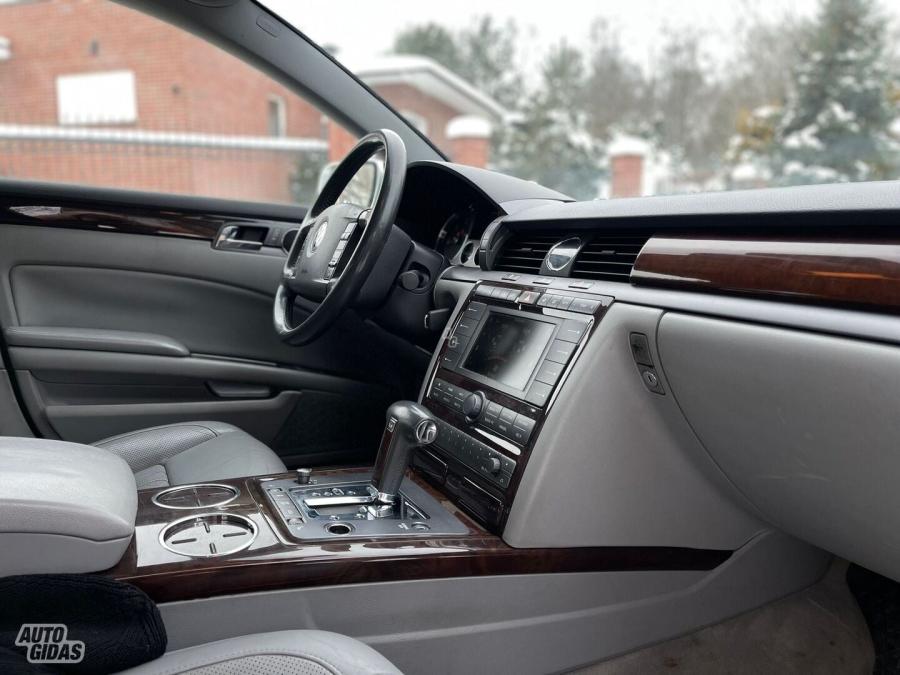 Volkswagen Phaeton 2006 in Vilnius, with an engine capacity of 3.00 L and mileage of 220 thousand km for 2200 €, photo 10 on AUTOMOTO.COM.LV