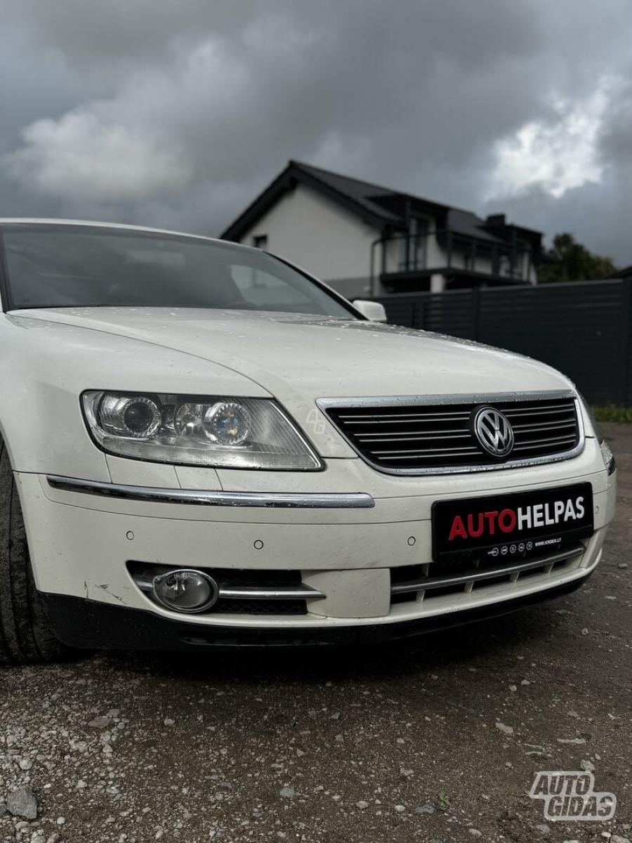 White Volkswagen Phaeton 2008 in Klaipeda, with an engine capacity of 3.00 L and mileage of 229 thousand km for 2750 €, photo 1 on AUTOMOTO.COM.LV