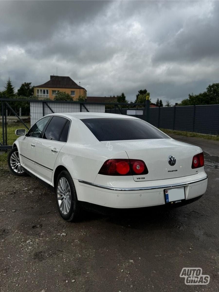 White Volkswagen Phaeton 2008 in Klaipeda, with an engine capacity of 3.00 L and mileage of 229 thousand km for 2750 €, photo 8 on AUTOMOTO.COM.LV