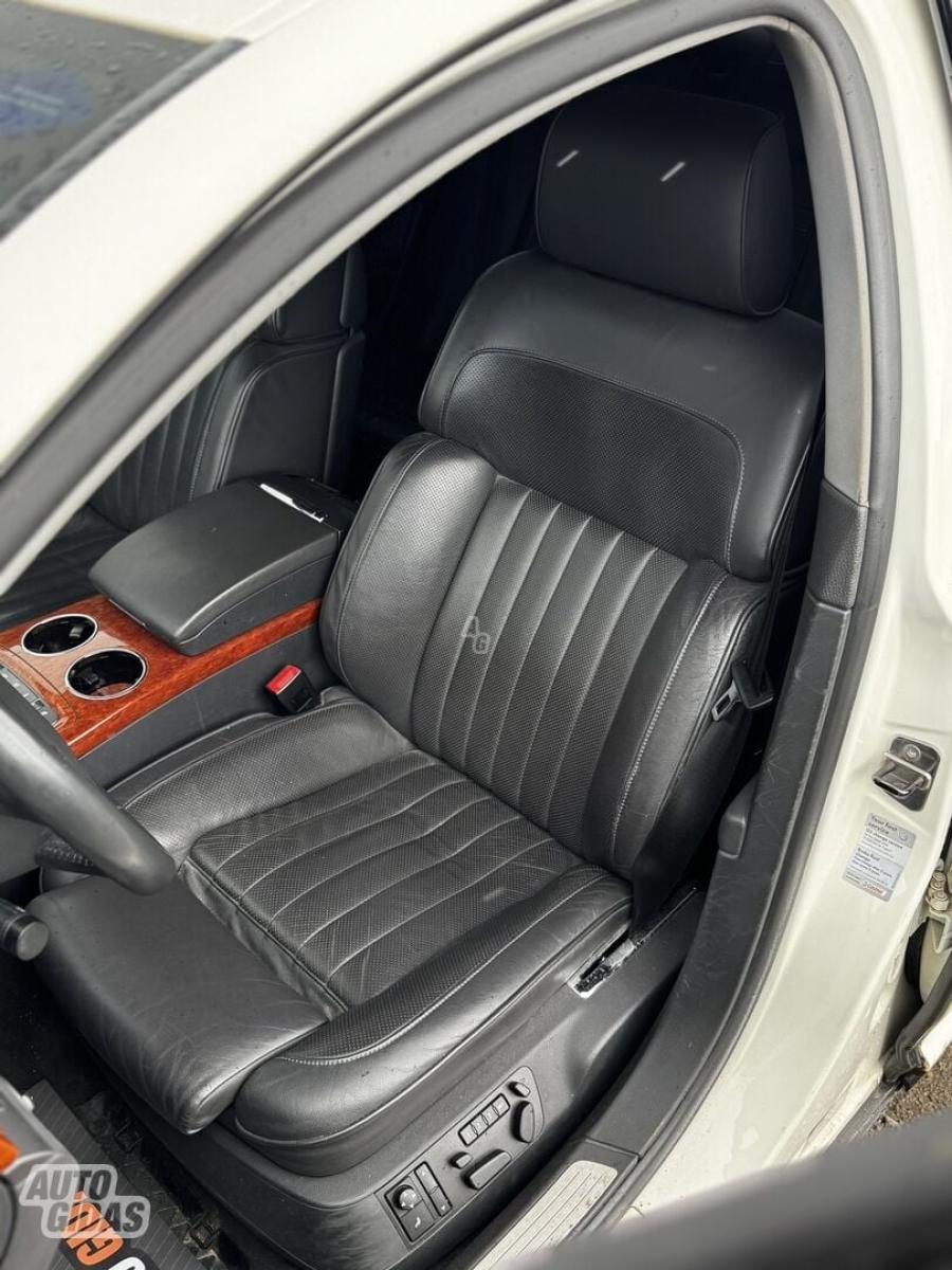 White Volkswagen Phaeton 2008 in Klaipeda, with an engine capacity of 3.00 L and mileage of 229 thousand km for 2750 €, photo 18 on AUTOMOTO.COM.LV