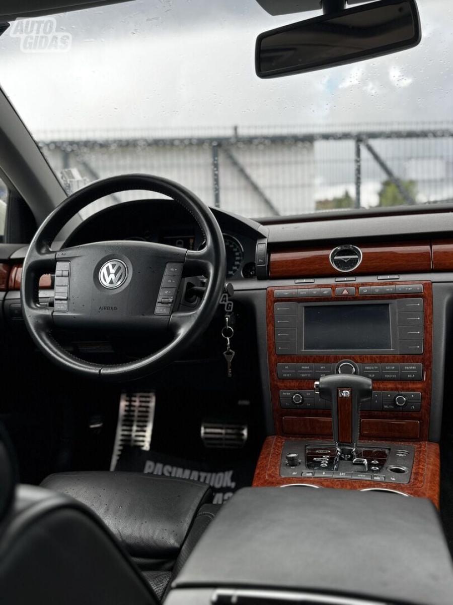 White Volkswagen Phaeton 2008 in Klaipeda, with an engine capacity of 3.00 L and mileage of 229 thousand km for 2750 €, photo 20 on AUTOMOTO.COM.LV