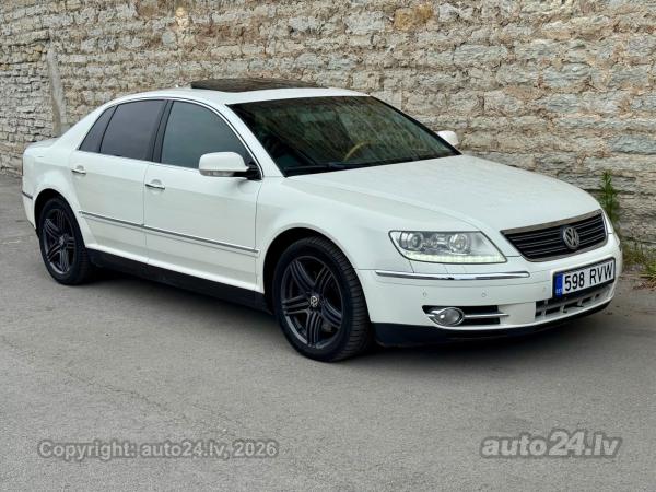 White Volkswagen Phaeton 2008 in Tallinn, with an engine capacity of 3.00 L and mileage of 260 thousand km for 3900 €, photo 1 on AUTOMOTO.COM.LV
