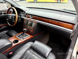 Balts Volkswagen Phaeton 2008 Tallina, ar dzinēja tilpumu 3.00 L un nobraukumu 262 tūkst. km par 3499 €, foto 10 vietnē AUTOMOTO.COM.LV