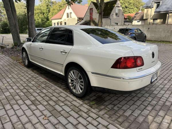 Фольксваген Фаетон 2008 в Паланга на AUTOMOTO.COM.LV Белый Фольксваген Фаетон 2008 в Паланга, объемом двигателя 3.00 л и пробегом 230 тыс. км за 2500 €, фото 9 на AUTOMOTO.COM.LV