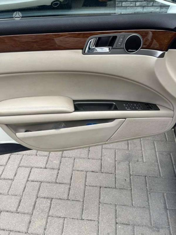 Volkswagen Phaeton 2012 in Vilnius on AUTOMOTO.COM.LV White Volkswagen Phaeton 2012 in Vilnius, with an engine capacity of 3.00 L and mileage of 265 thousand km for 4650 €, photo 10 on AUTOMOTO.COM.LV