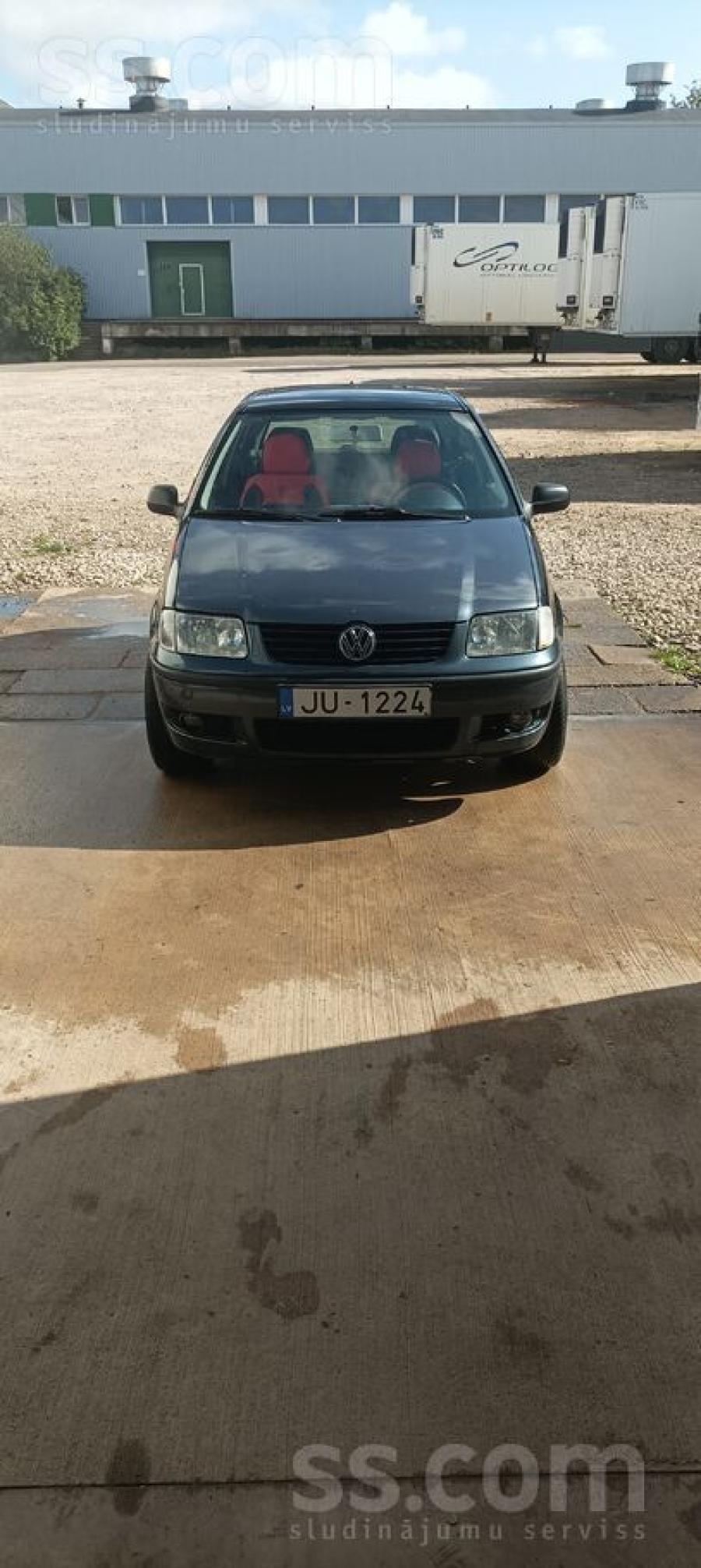 Black Volkswagen Polo 2000 in Riga, with an engine capacity of 1.00 L and mileage of 298 thousand km for 990 €, photo 1 on AUTOMOTO.COM.LV