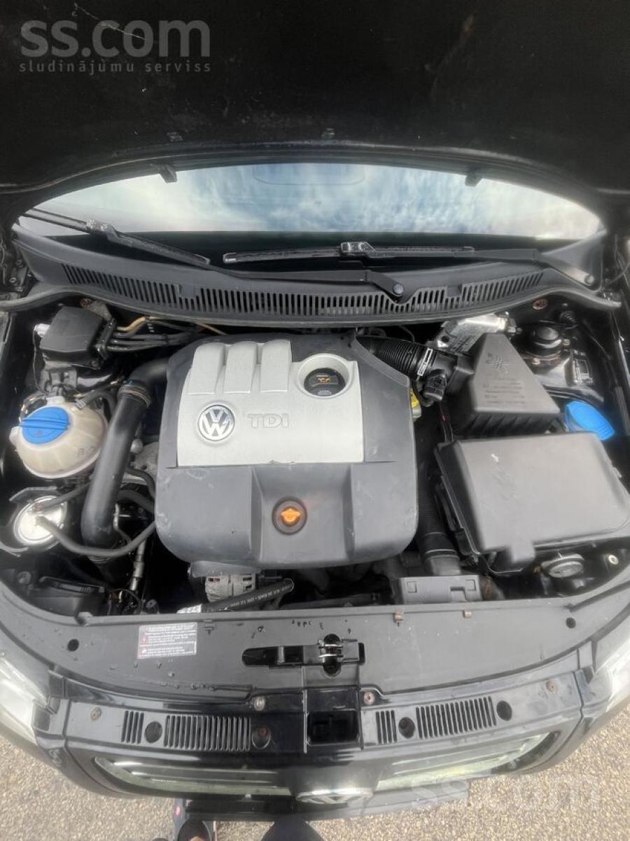 Melns Volkswagen Polo 2005 Rīga, ar dzinēja tilpumu 1.40 L un nobraukumu 314 tūkst. km par 1780 €, foto 9 vietnē AUTOMOTO.COM.LV