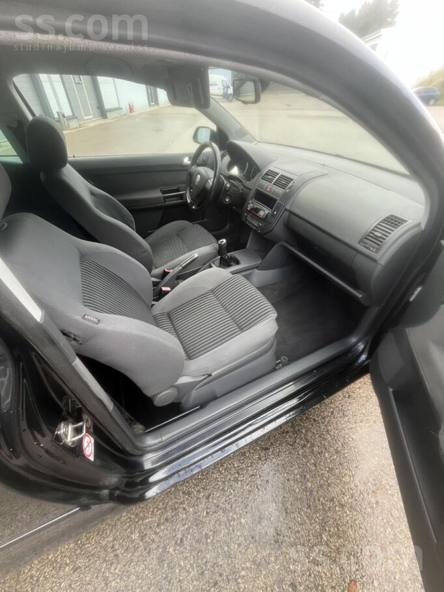 Melns Volkswagen Polo 2005 Rīga, ar dzinēja tilpumu 1.40 L un nobraukumu 314 tūkst. km par 1780 €, foto 10 vietnē AUTOMOTO.COM.LV