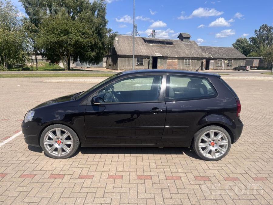 Melns Volkswagen Polo 2005 Cēsis, ar dzinēja tilpumu 1.40 L un nobraukumu 435 tūkst. km par 2200 €, foto 1 vietnē AUTOMOTO.COM.LV