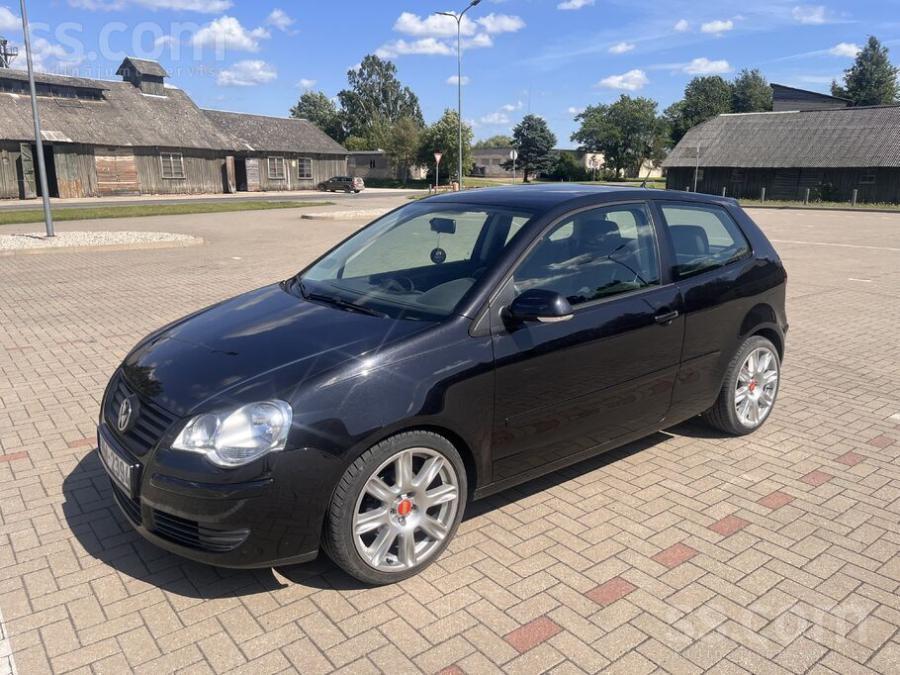 Melns Volkswagen Polo 2005 Cēsis, ar dzinēja tilpumu 1.40 L un nobraukumu 435 tūkst. km par 2200 €, foto 3 vietnē AUTOMOTO.COM.LV