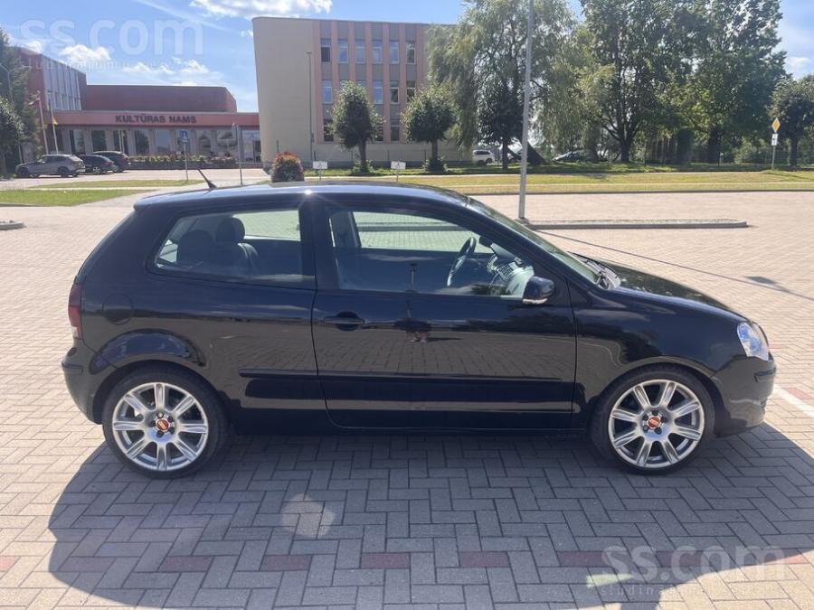 Melns Volkswagen Polo 2005 Cēsis, ar dzinēja tilpumu 1.40 L un nobraukumu 435 tūkst. km par 2200 €, foto 4 vietnē AUTOMOTO.COM.LV