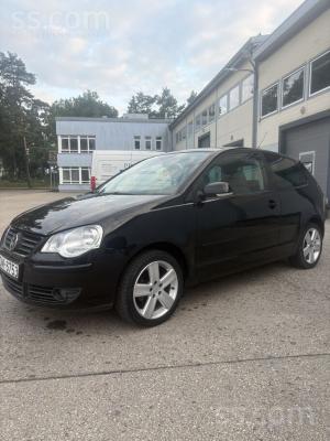 Melns Volkswagen Polo 2005 Rīga, ar dzinēja tilpumu 1.40 L un nobraukumu 315 tūkst. km par 1750 €, foto  vietnē AUTOMOTO.COM.LV