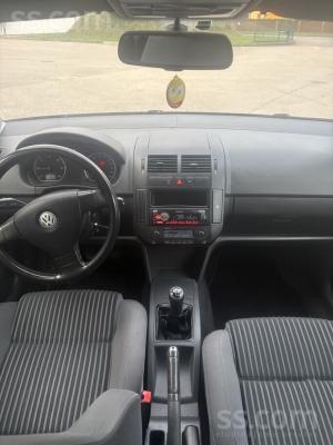 Black Volkswagen Polo 2005 in Riga, with an engine capacity of 1.40 L and mileage of 315 thousand km for 1750 €, photo 7 on AUTOMOTO.COM.LV