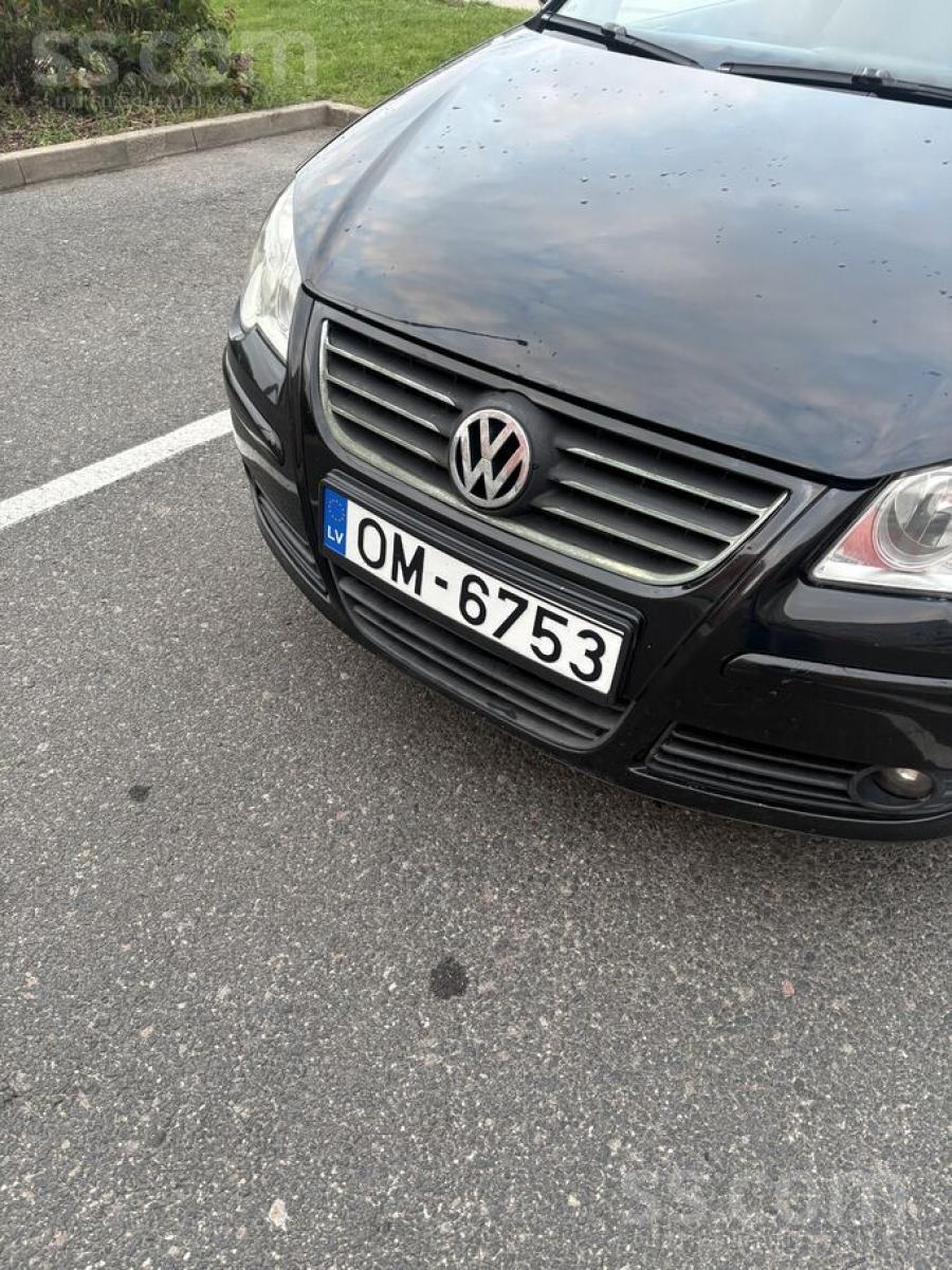 Black Volkswagen Polo 2005 in Riga, with an engine capacity of 1.40 L and mileage of 315 thousand km for 1750 €, photo 10 on AUTOMOTO.COM.LV