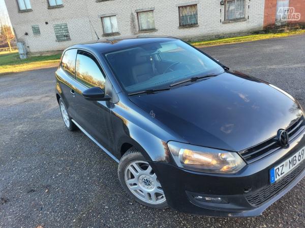 Black Volkswagen Polo 2011 in Jonava, with an engine capacity of 1.20 L and mileage of 254 thousand km for 2400 €, photo 2 on AUTOMOTO.COM.LV