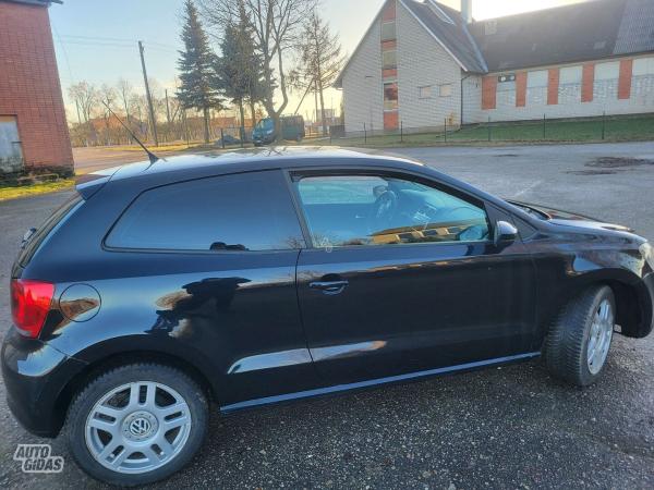 Black Volkswagen Polo 2011 in Jonava, with an engine capacity of 1.20 L and mileage of 254 thousand km for 2400 €, photo 3 on AUTOMOTO.COM.LV