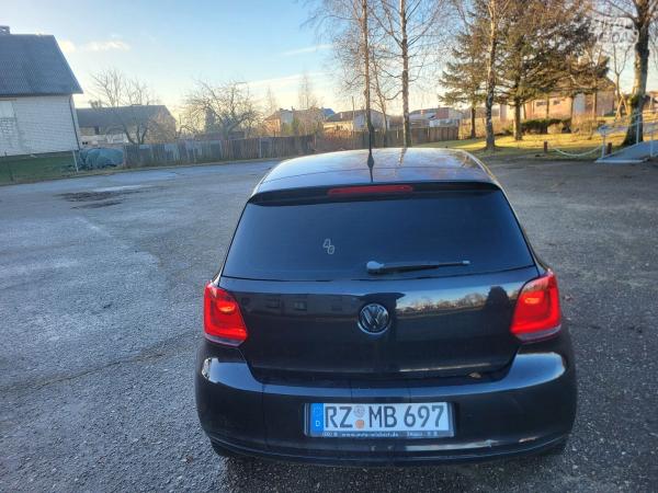 Black Volkswagen Polo 2011 in Jonava, with an engine capacity of 1.20 L and mileage of 254 thousand km for 2400 €, photo 4 on AUTOMOTO.COM.LV