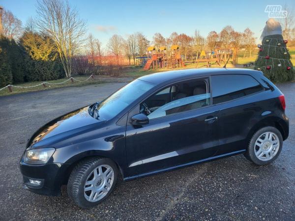 Black Volkswagen Polo 2011 in Jonava, with an engine capacity of 1.20 L and mileage of 254 thousand km for 2400 €, photo 5 on AUTOMOTO.COM.LV