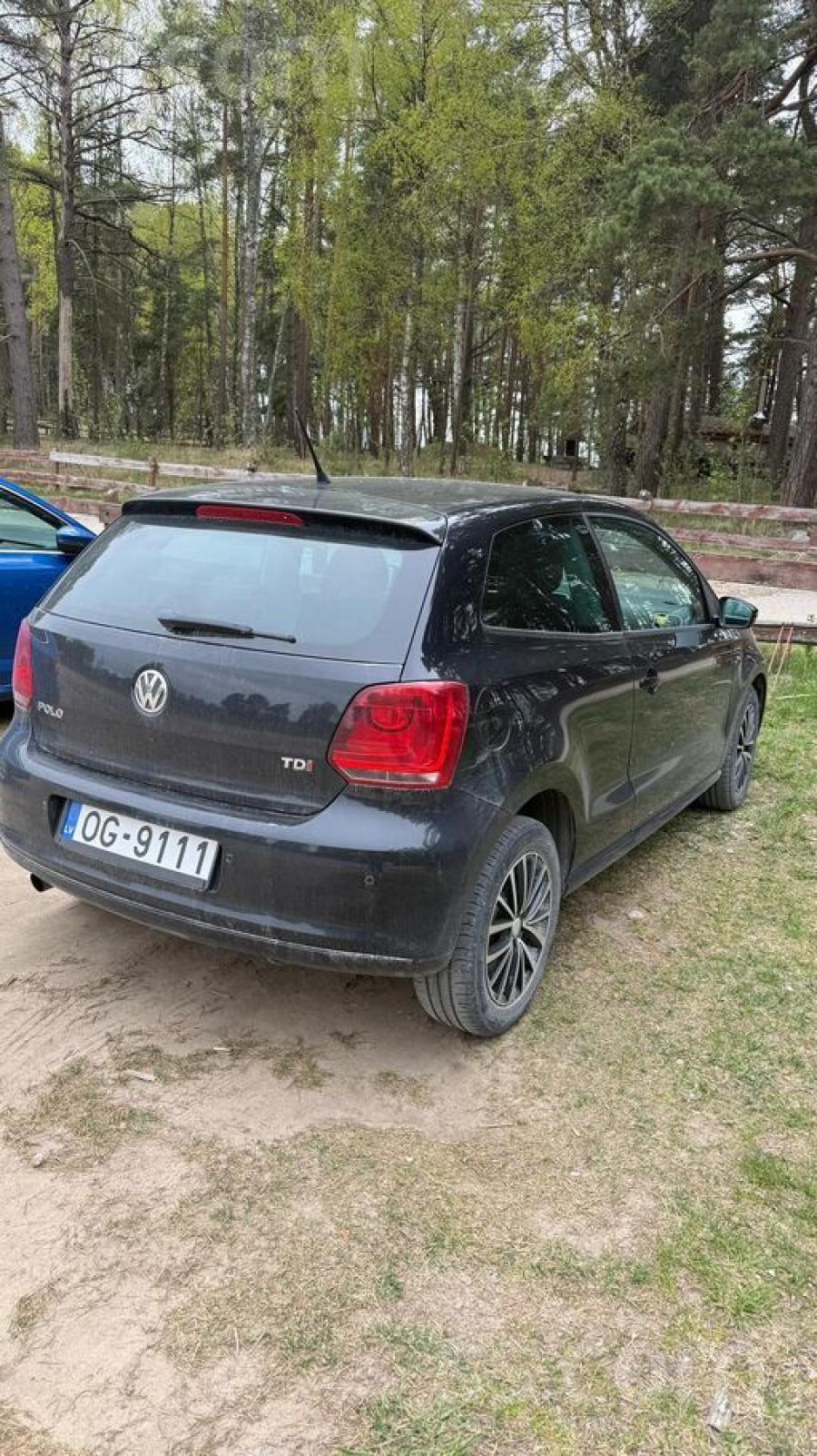 Melns Volkswagen Polo 2013 Rīga, ar dzinēja tilpumu 1.60 L un nobraukumu 415 tūkst. km par 2200 €, foto 4 vietnē AUTOMOTO.COM.LV