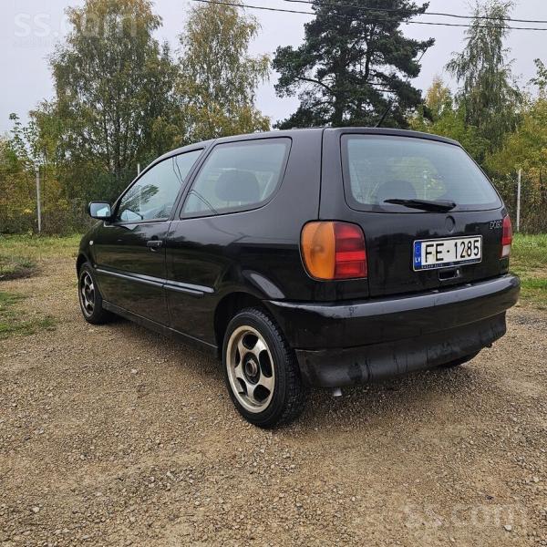 Melns Volkswagen Polo 1997 Rīga, ar dzinēja tilpumu 1.40 L un nobraukumu 290 tūkst. km par 780 €, foto 5 vietnē AUTOMOTO.COM.LV