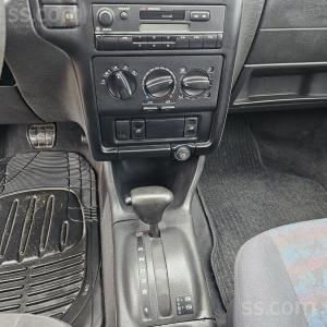 Melns Volkswagen Polo 1997 Rīga, ar dzinēja tilpumu 1.40 L un nobraukumu 290 tūkst. km par 870 €, foto 10 vietnē AUTOMOTO.COM.LV