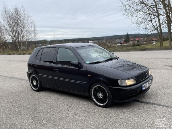 Melns Volkswagen Polo 1998 Druskininkai, ar dzinēja tilpumu 1.40 L un nobraukumu 220 tūkst. km par 650 €, foto 3 vietnē AUTOMOTO.COM.LV