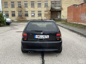 Black Volkswagen Polo 1998 in Druskininkai, with an engine capacity of 1.40 L and mileage of 220 thousand km for 650 €, photo 5 on AUTOMOTO.COM.LV